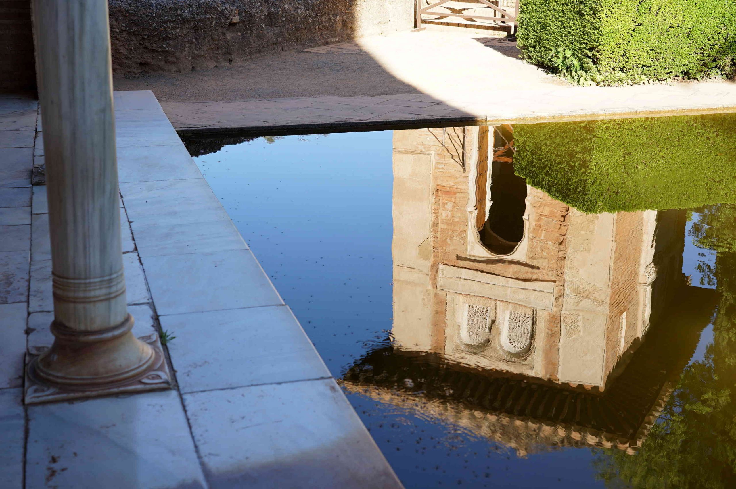 The hidden world beneath the ancient Alhambra fortress - Film In Granada